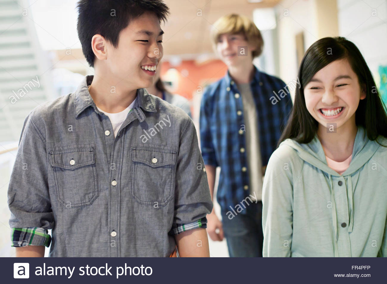 Middle school students walking hi-res stock photography and images - Alamy