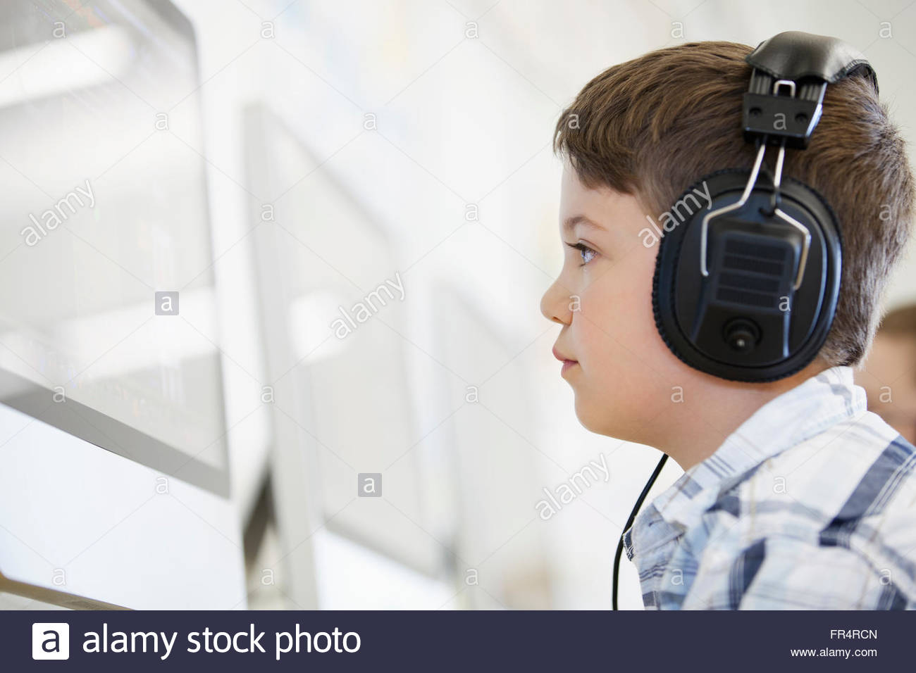 Computer lab school headphones hi-res stock photography and images - Alamy