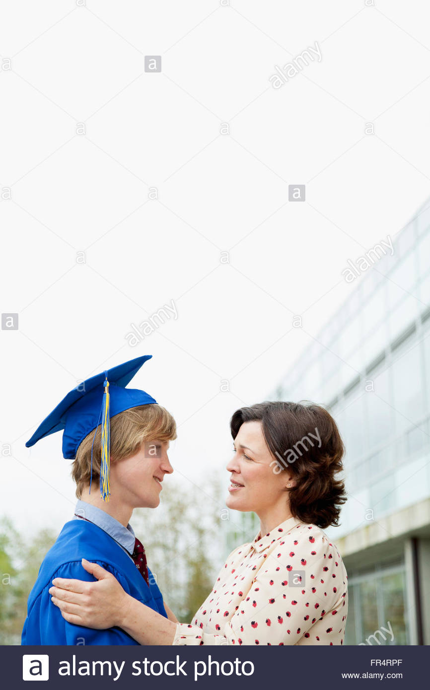 Male graduation mother hi-res stock photography and images - Alamy