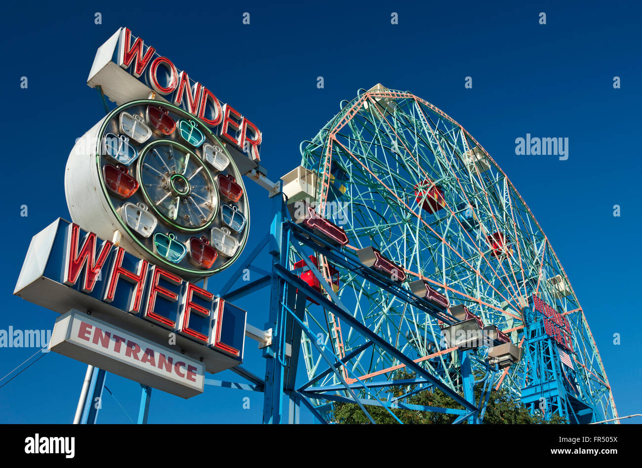 WONDER WHEEL SIGN DENOS WONDER WHEEL AMUSEMENT PARK CONEY ISLAND ...