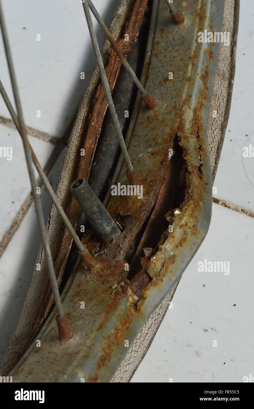 Rusty bicycle wheel Stock Photo - Alamy