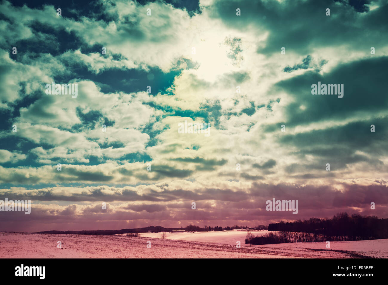 Cloudy red winter sky hi-res stock photography and images - Alamy