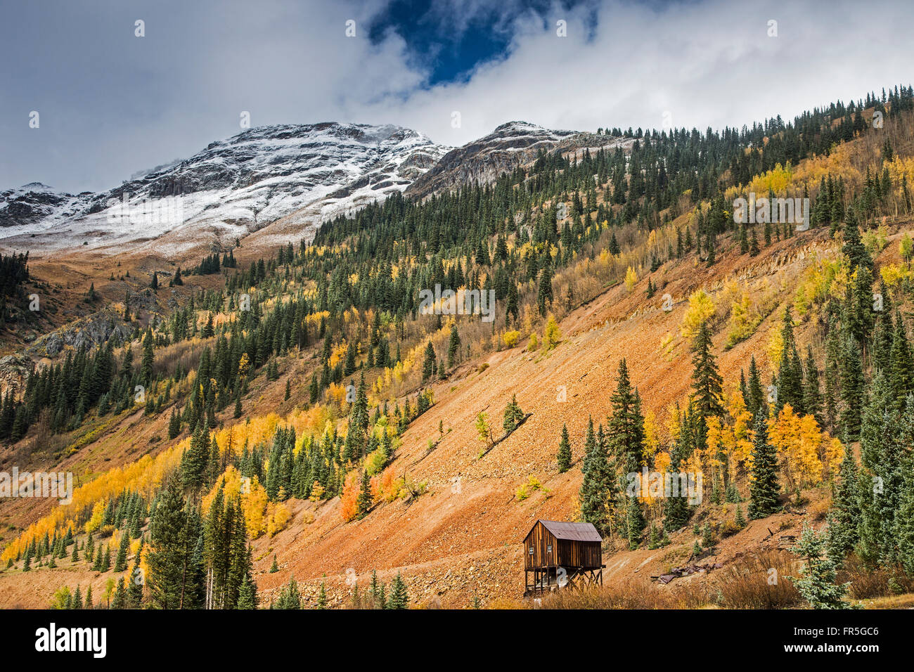 Red mountain pass hi-res stock photography and images - Alamy