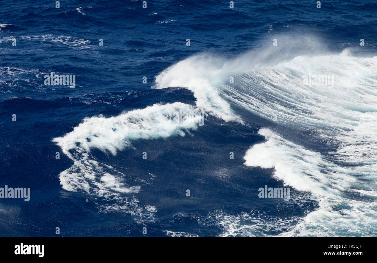 Bow waves hi-res stock photography and images - Alamy