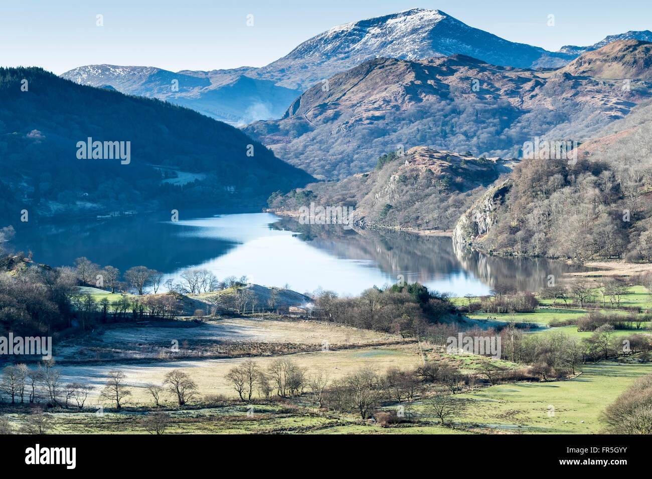 Llyn Gwynant lake on the A498 road to Beddgelert in the Snowdonia ...