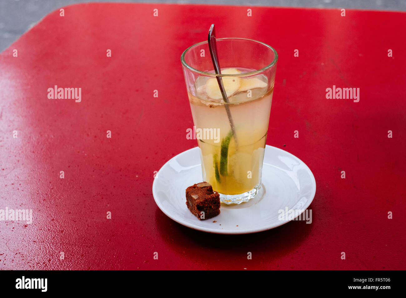Ginger-tea Photo: picture alliance / Robert Schlesinger Stock Photo - Alamy