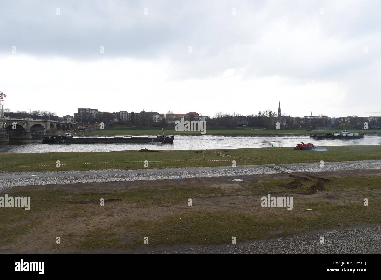 Drazdany, Germany. 21st Mar, 2016. The Albis Czech cargo ship that got ...