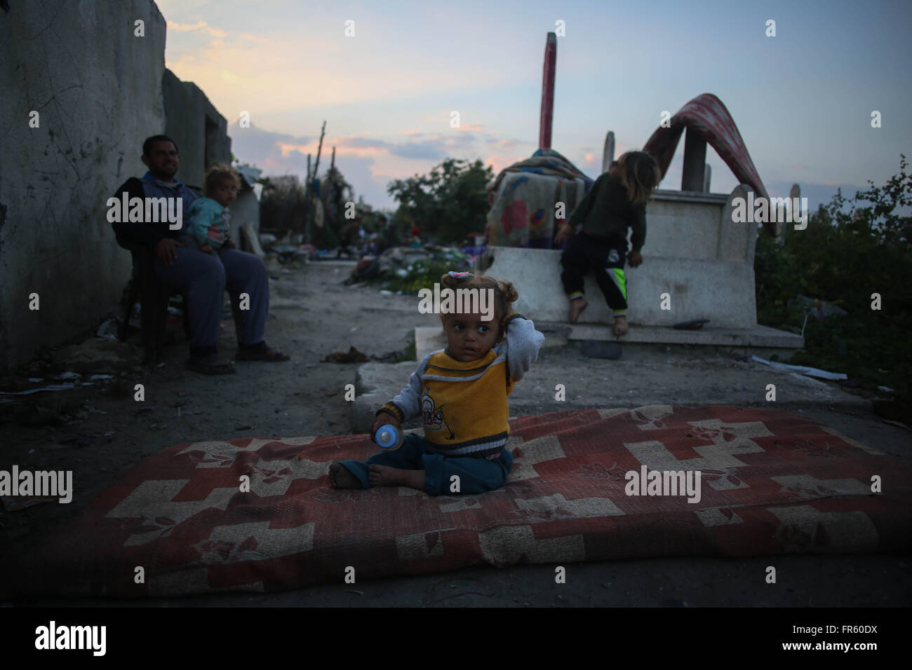 Kahil family hi-res stock photography and images - Alamy