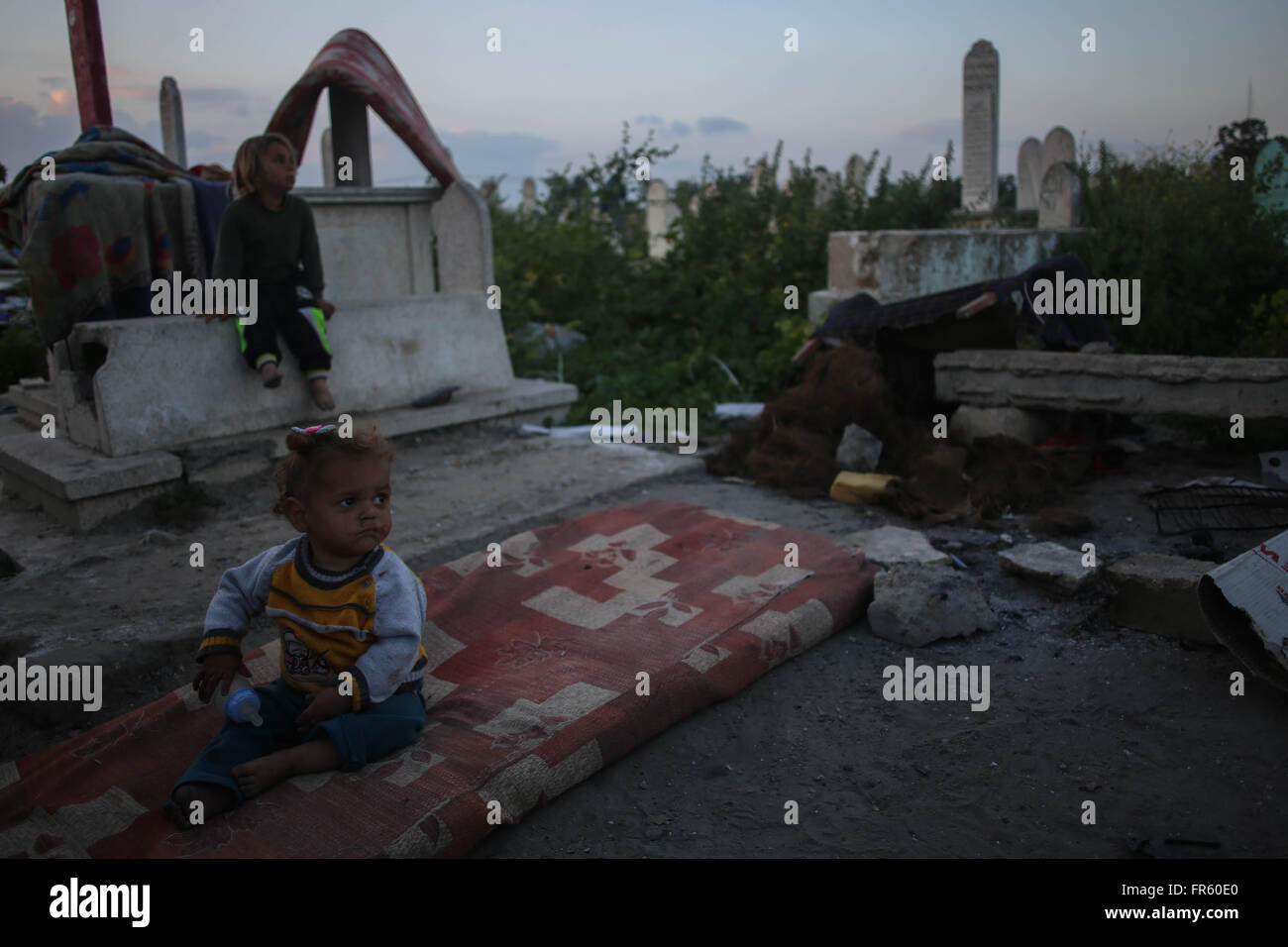 Kahil family hi-res stock photography and images - Alamy