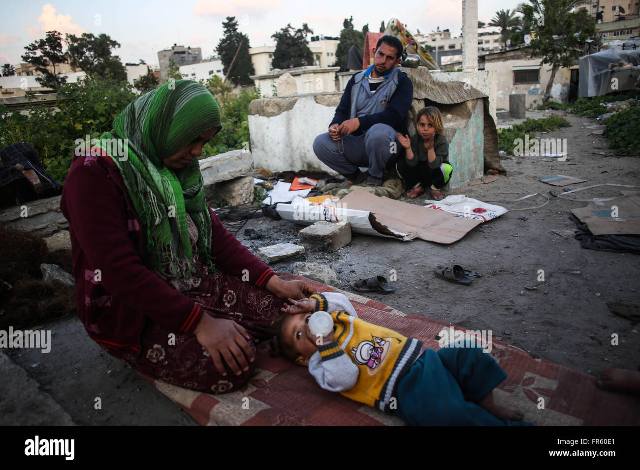 Kahil family hi-res stock photography and images - Alamy