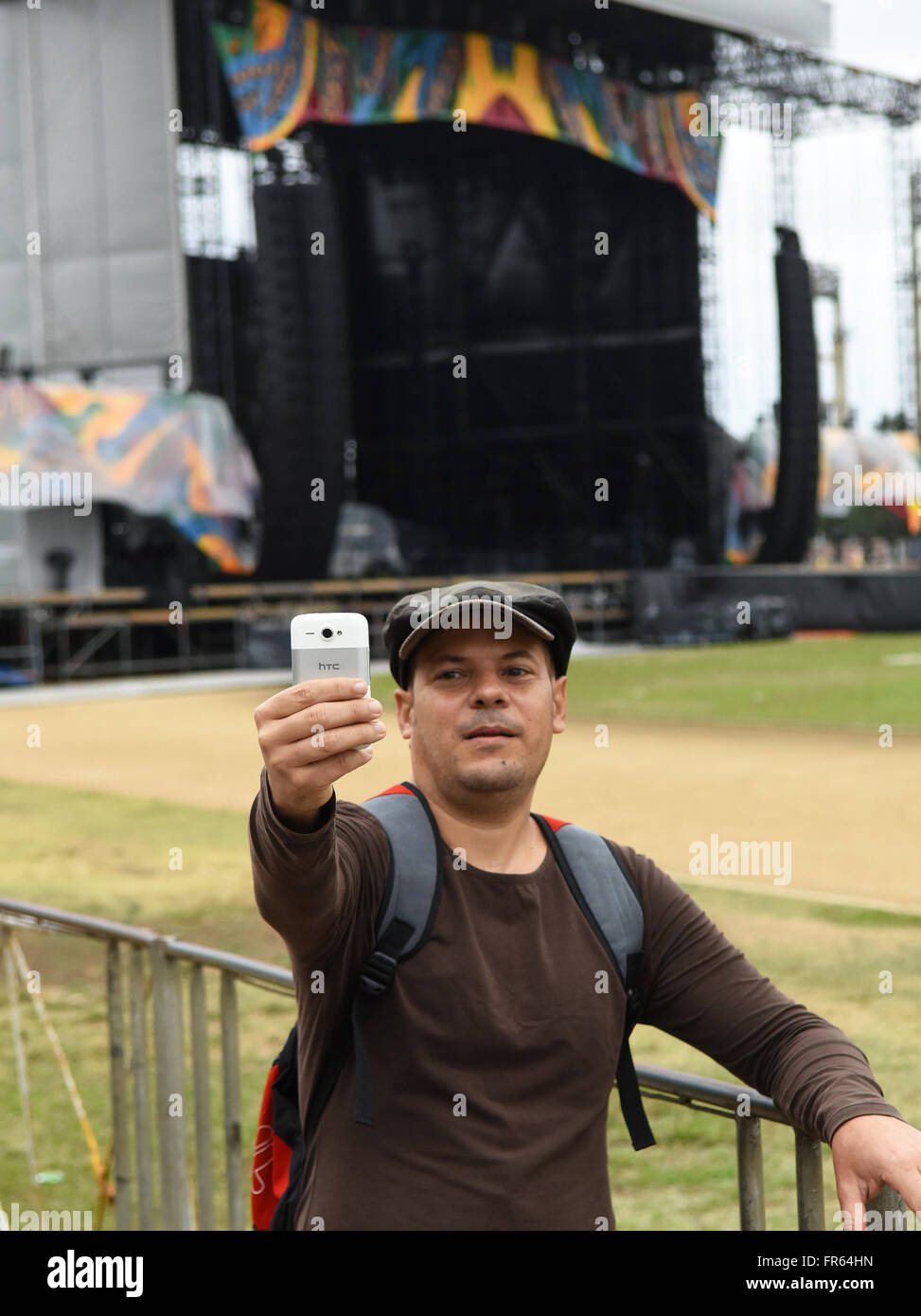 Havana, Cuba. 21st March, 2016. A man takes a selfie with the stage ...