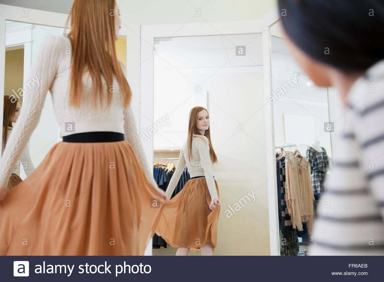 Woman modeling clothes hi-res stock photography and images - Alamy