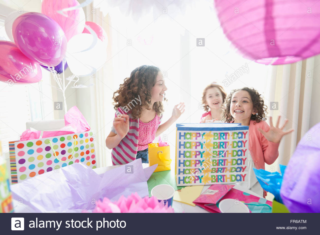 Gifts birthday party hi-res stock photography and images - Alamy