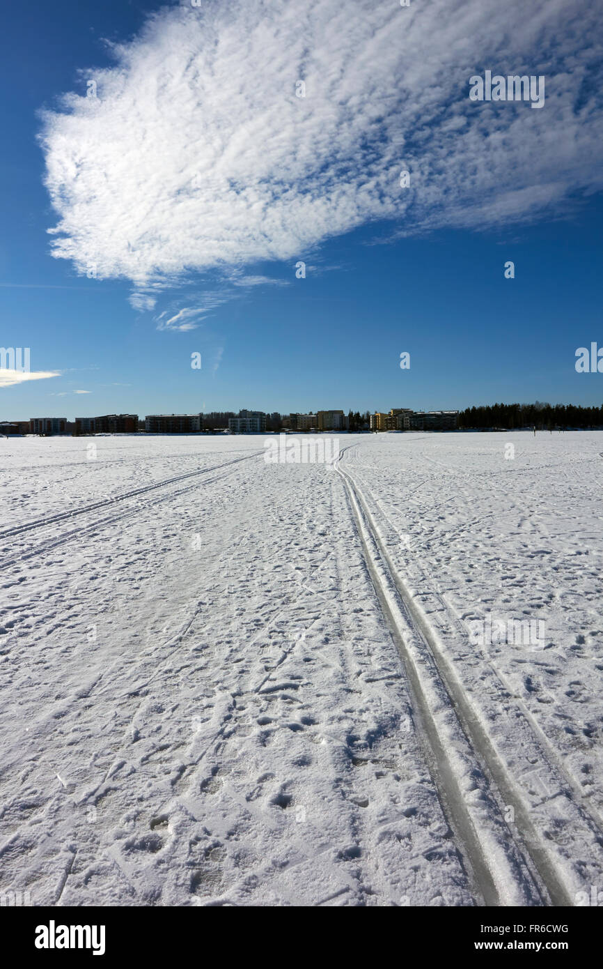 Lake trails hi-res stock photography and images - Alamy