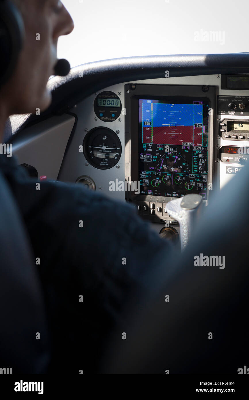 Six seater plane hi-res stock photography and images - Alamy