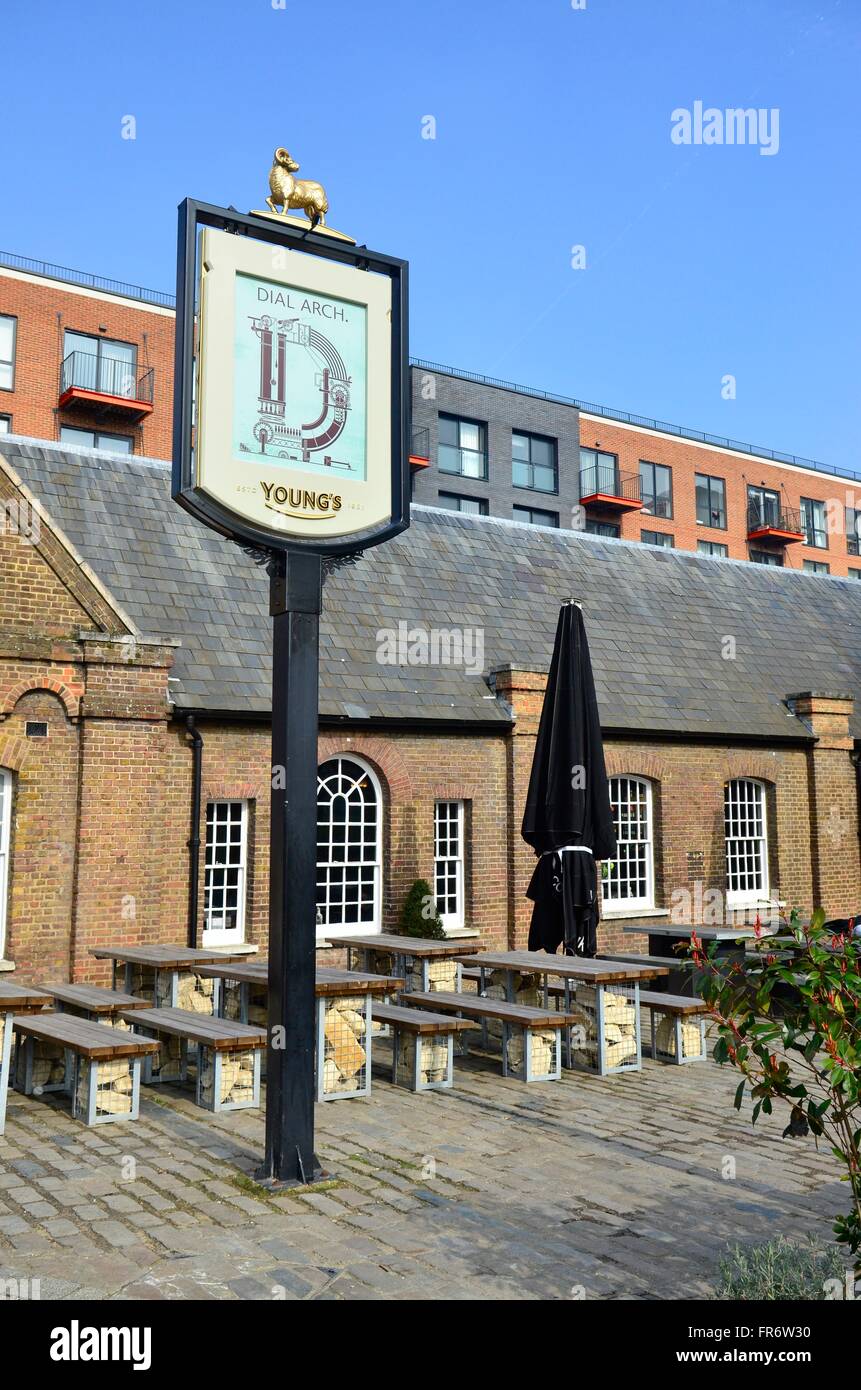 Royal arsenal pub hi-res stock photography and images - Alamy