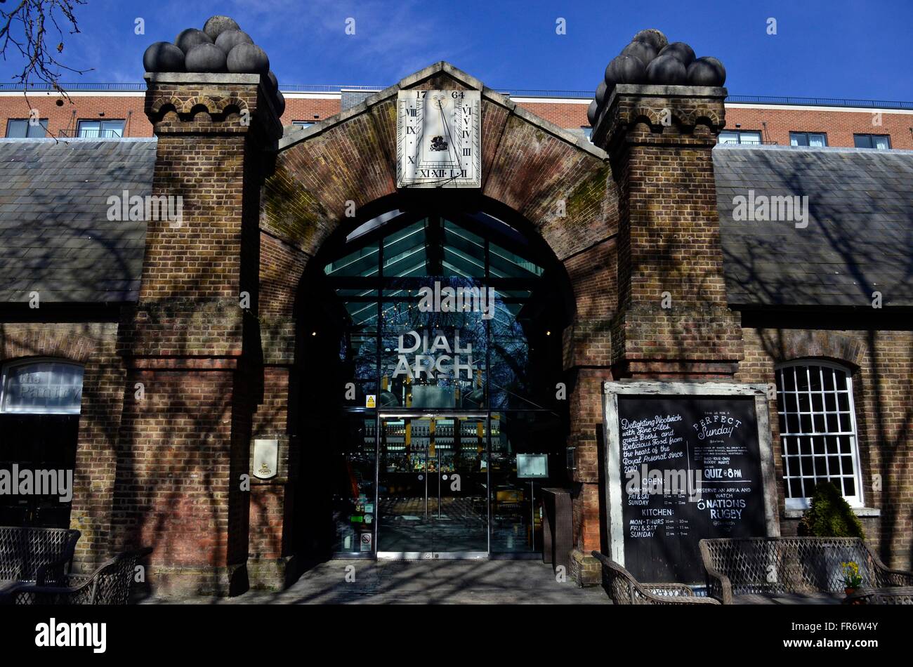 Dial Arch pub, Royal Arsenal, Woolwich, London, England, UK Stock Photo ...
