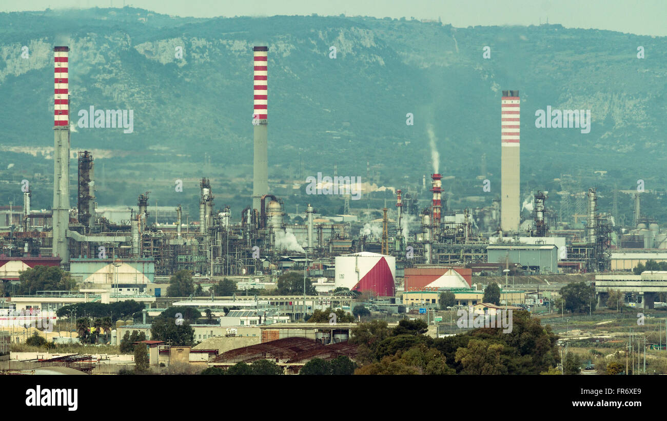 Chemical factory green hi-res stock photography and images - Alamy