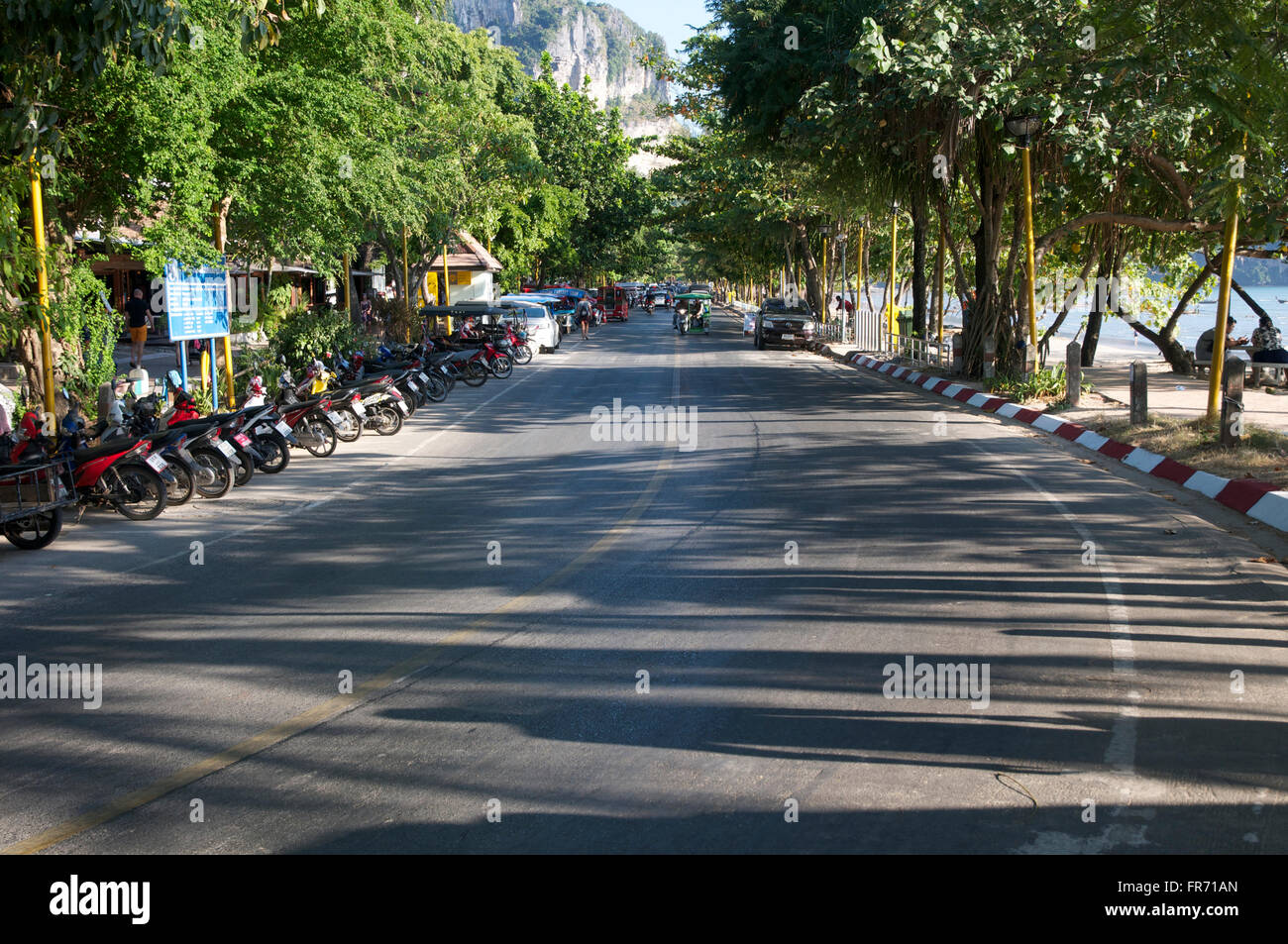 View along the road hi-res stock photography and images - Alamy