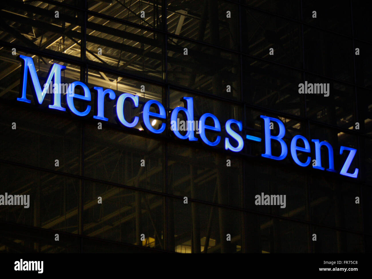 Markenname: "Mercedes Benz", Berlin Stock Photo - Alamy
