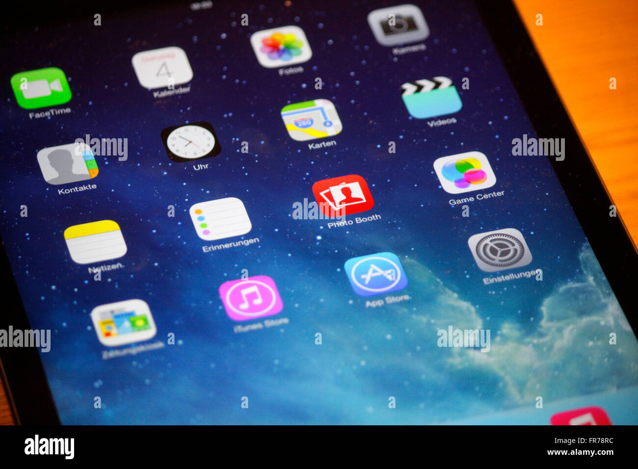 Ipad Apps High Resolution Stock Photography and Images - Alamy