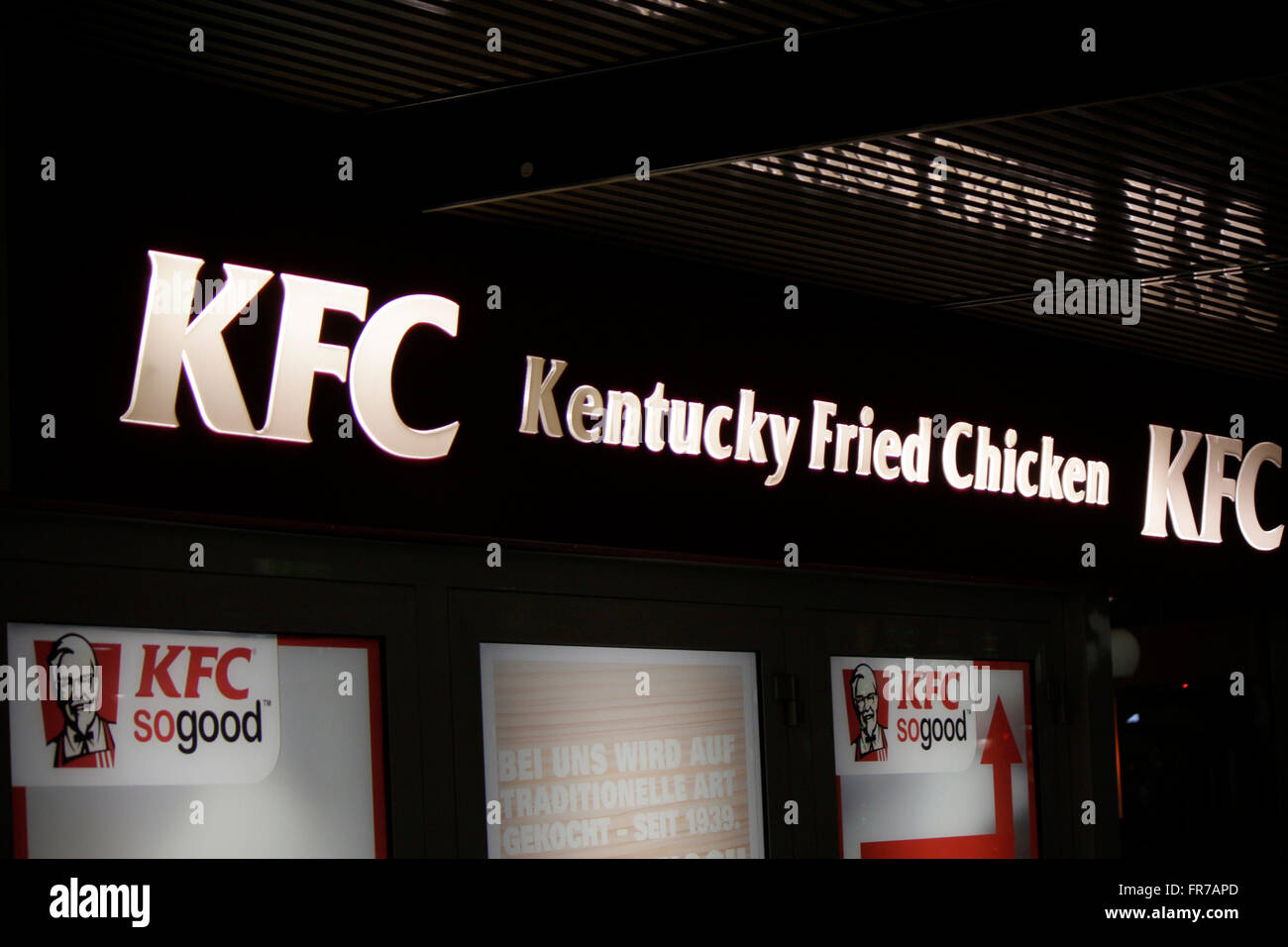 Markenname: "KFC Kentucky Fried Chicken", Berlin Stock Photo - Alamy