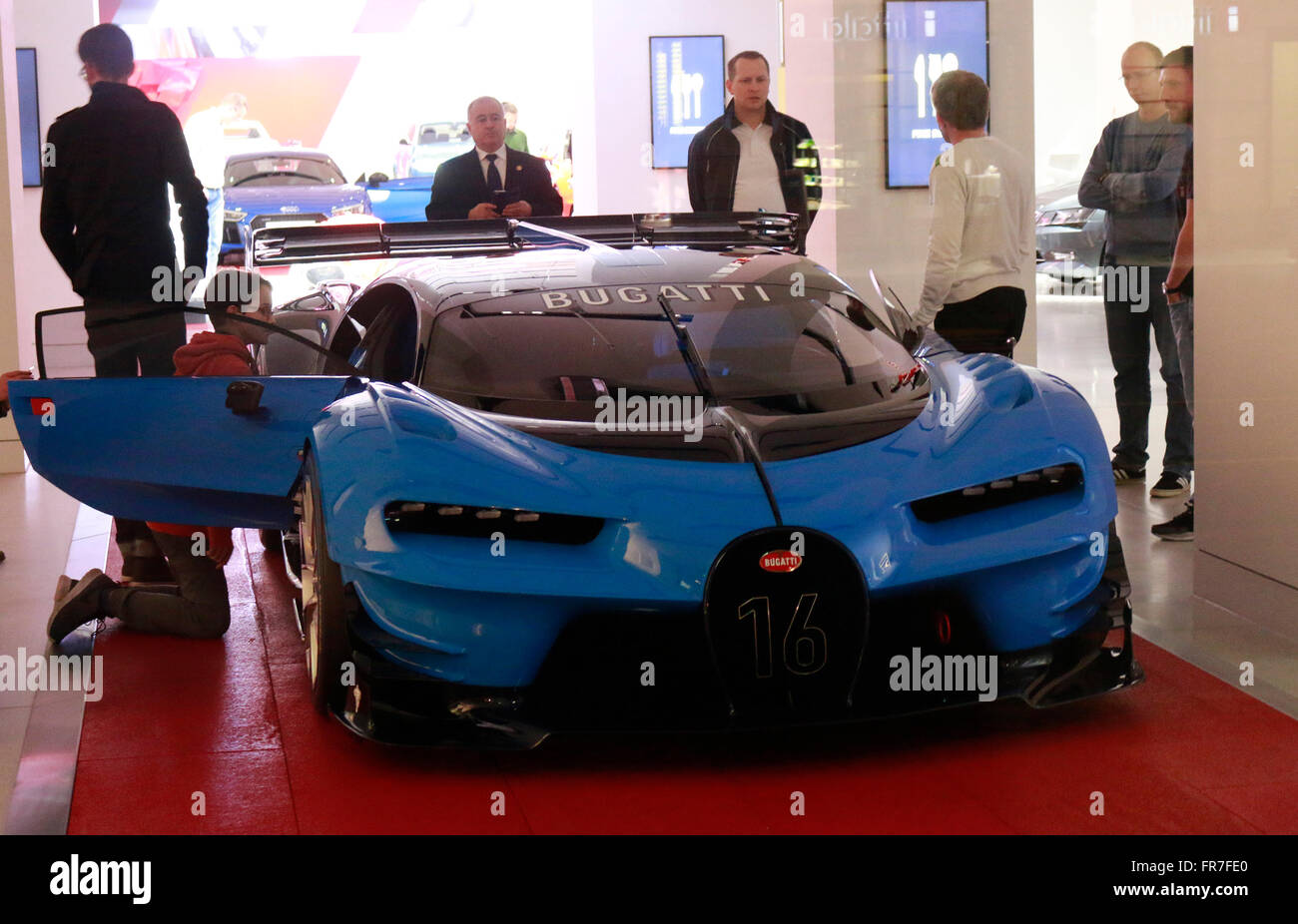 der Rennwagen Bugatti Vision Gran Turismo, Berlin Stock Photo - Alamy