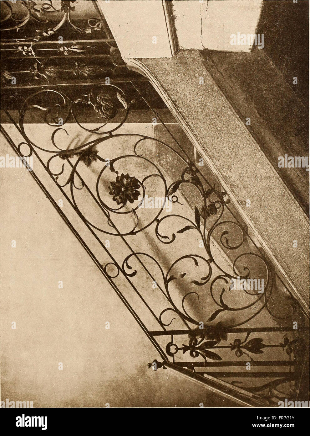Il Ferro nell'Arte Italiana, published in 1910, explores the use of ...