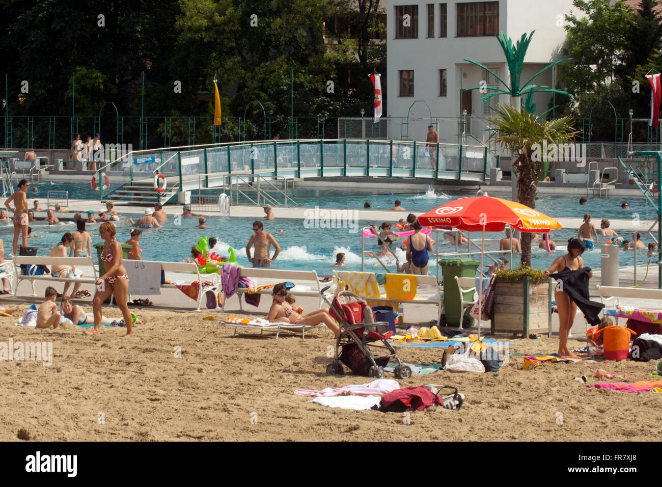 Österreich, Niederösterreich, Baden bei Wien: im Strandbad Stock Photo ...