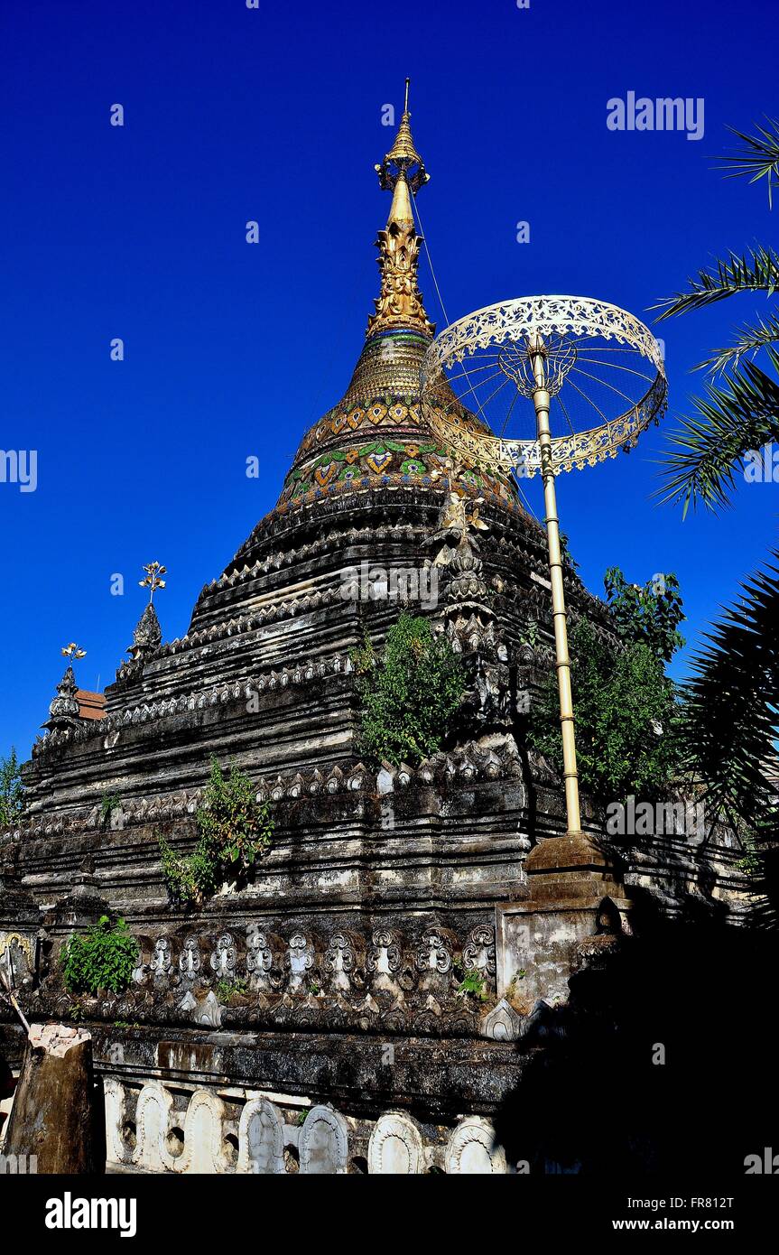 Chetawan temple hi-res stock photography and images - Alamy