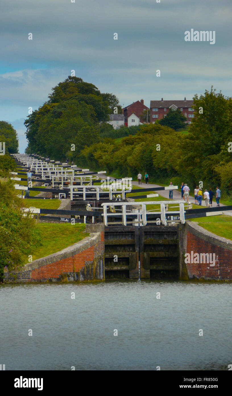 Caen Hill Locks on The Kennet and Avon Canal Stock Photo - Alamy