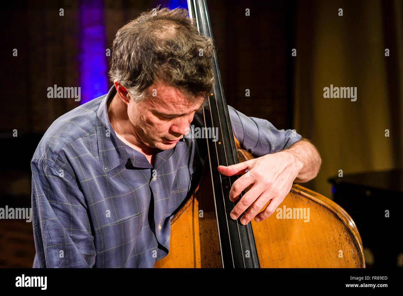 American bass player Edgar Meyer at soundchecks at the Turner Sims ...