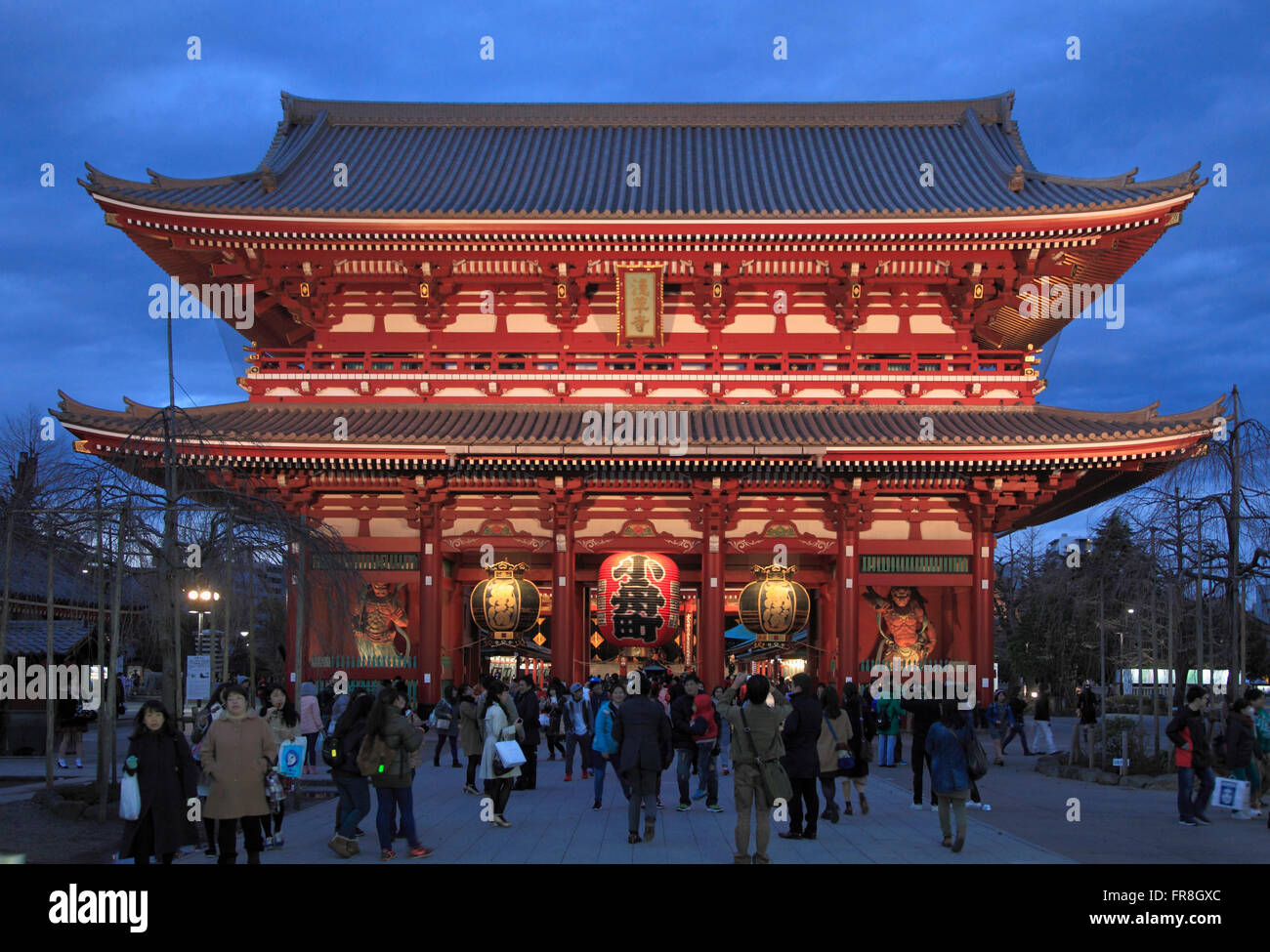 Tokyo temple gate night hi-res stock photography and images - Alamy