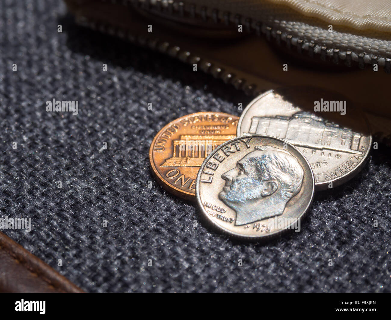 Silver gold dollar coins hi-res stock photography and images - Alamy