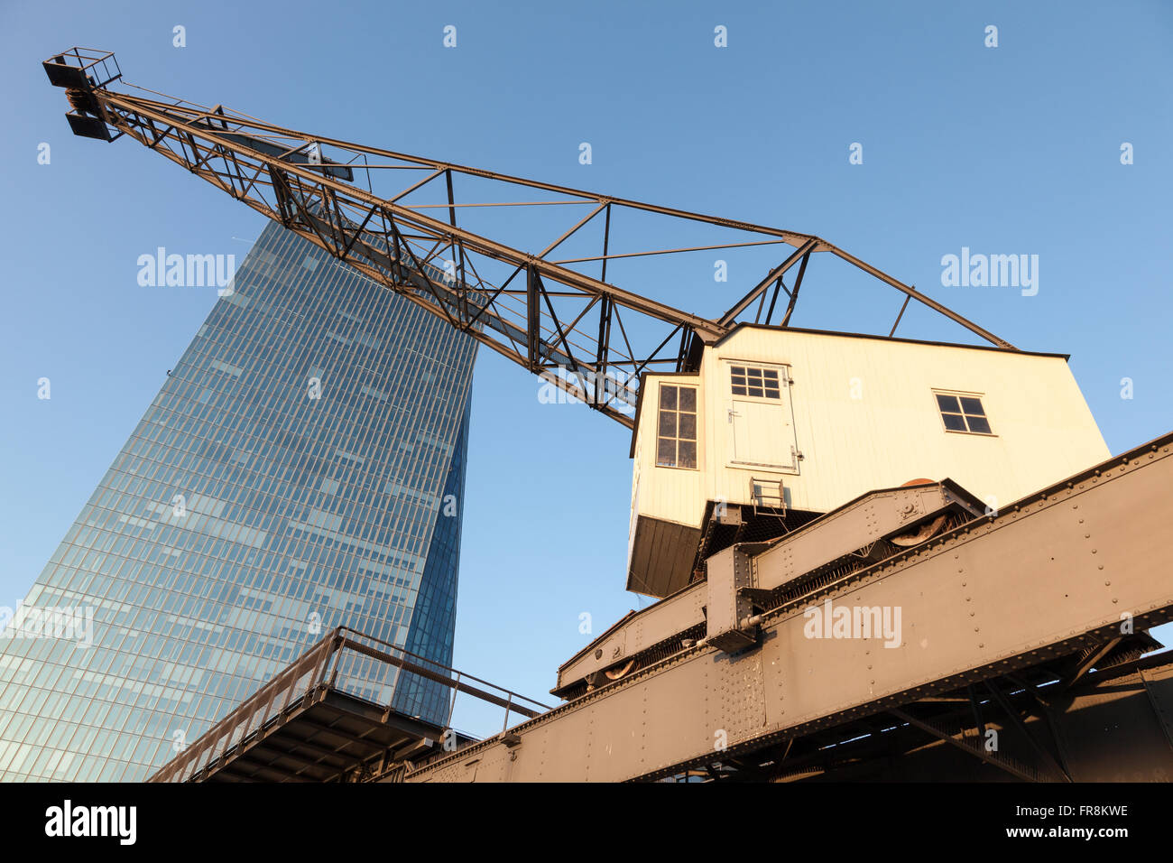 Skyscraper industry hi-res stock photography and images - Alamy