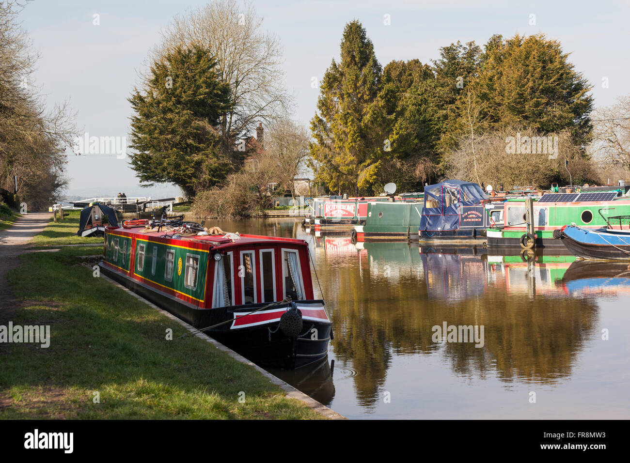 Caen Hill Locks, Kennet and Avon Canal, Devizes, Wiltshire, UK Stock ...