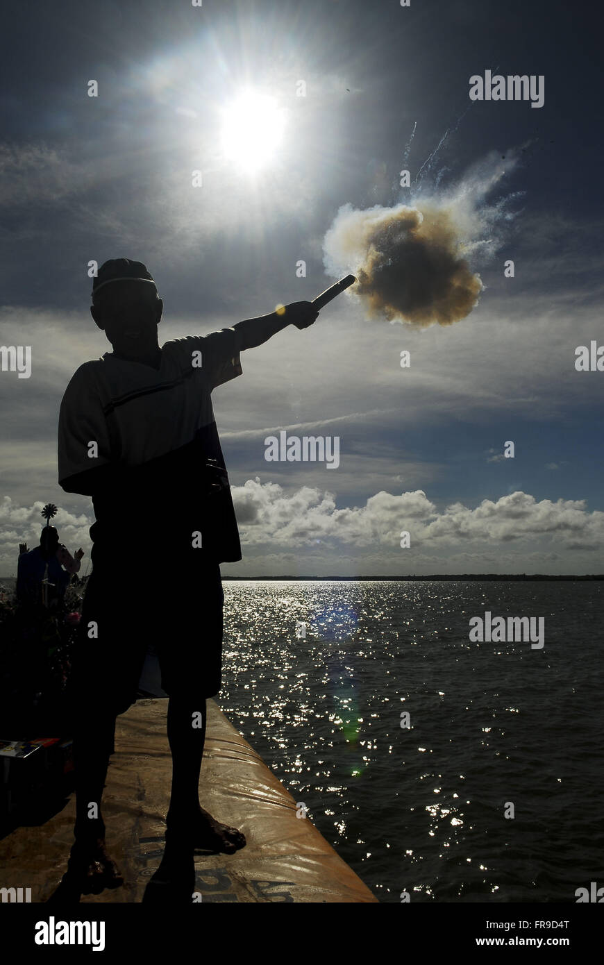 Squib hi-res stock photography and images - Alamy