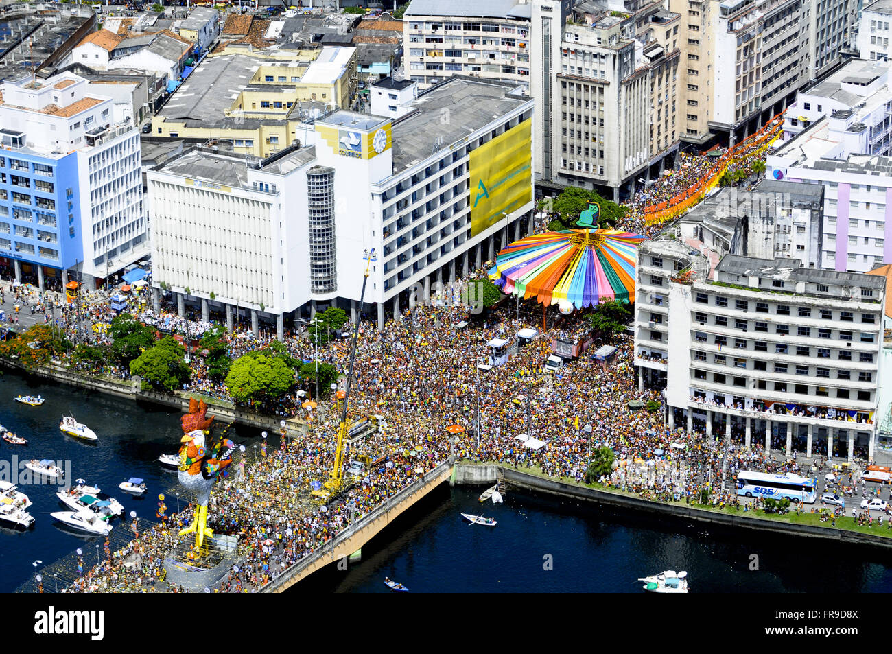 Carnival parade block Galo da Madrugada Stock Photo - Alamy
