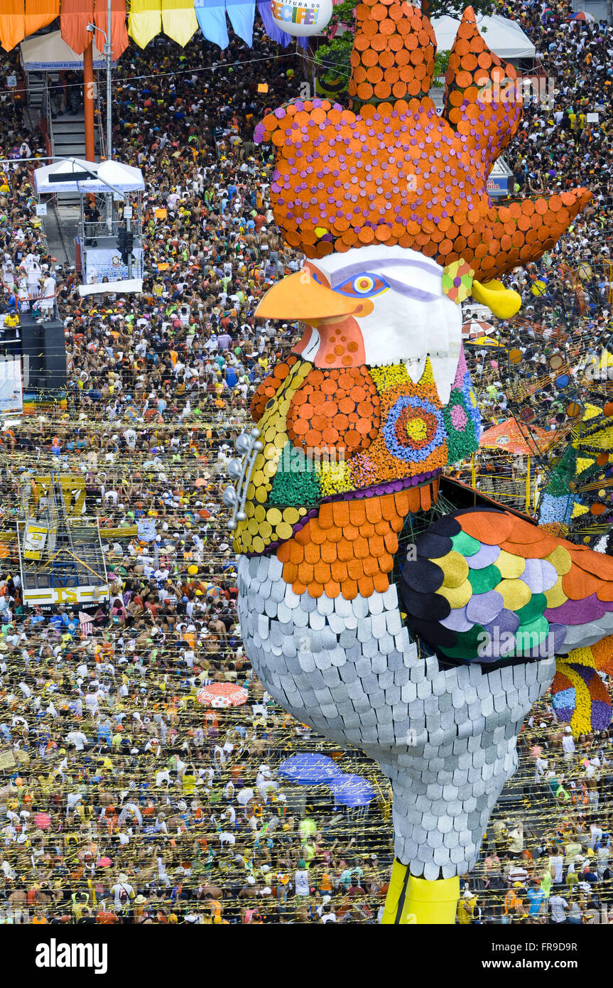 Detail of the Giant Rooster and crowd of revelers - Carnival parade ...