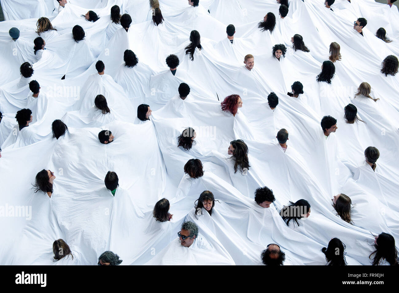 Performance Splitter - living work of Lygia Pape at the Museum of ...