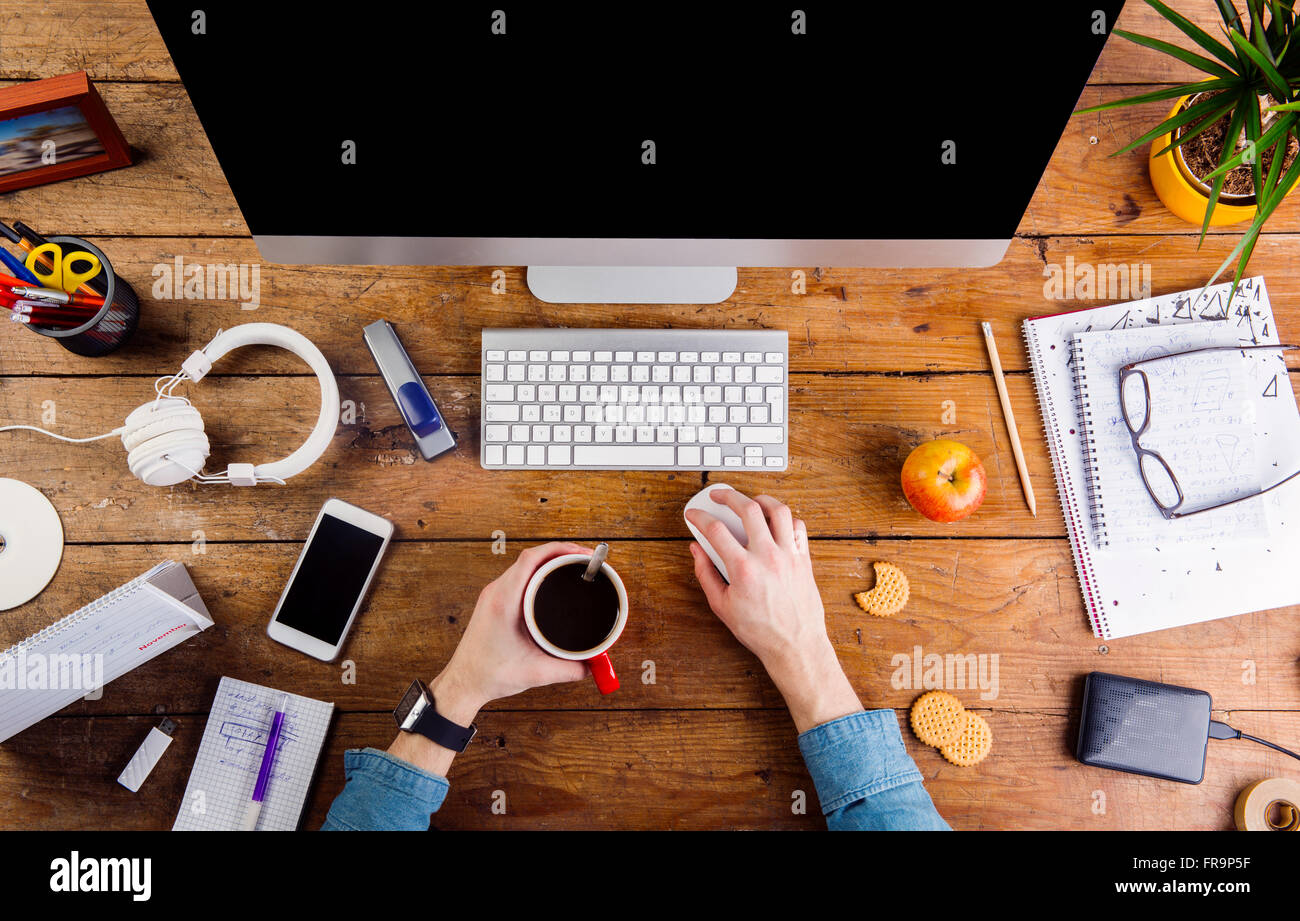 Man wearing smartwatch office hi-res stock photography and images - Alamy