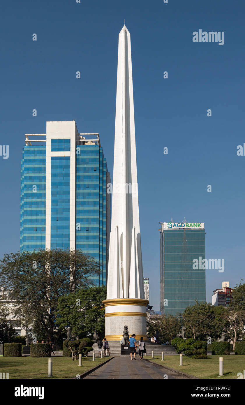 National Independence Monument in Maha Bandula Park in downtown Yangon ...