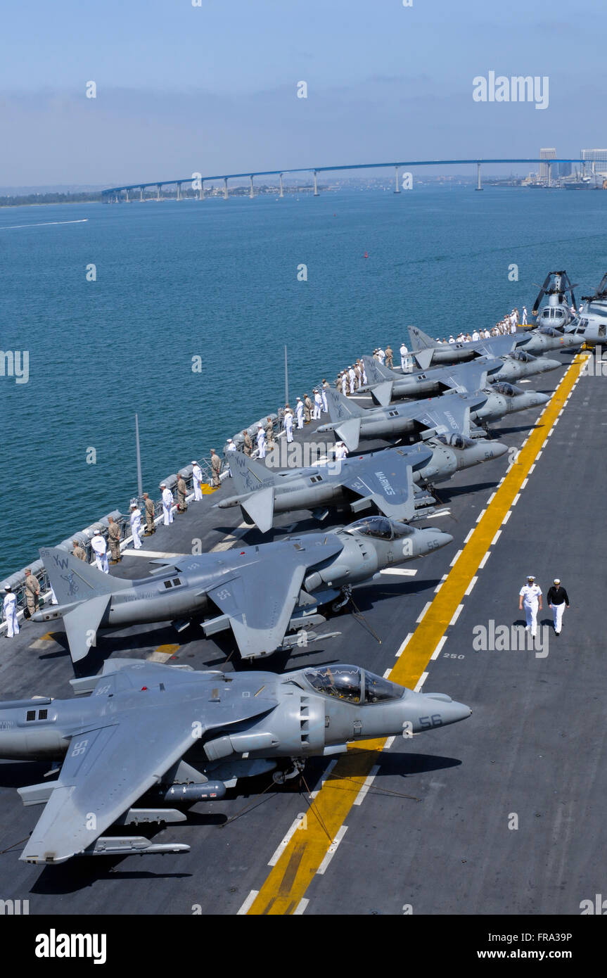 Us Navy Man Rails High Resolution Stock Photography and Images - Alamy