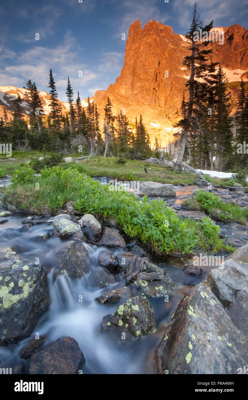 Chasm lake rocky hi-res stock photography and images - Alamy