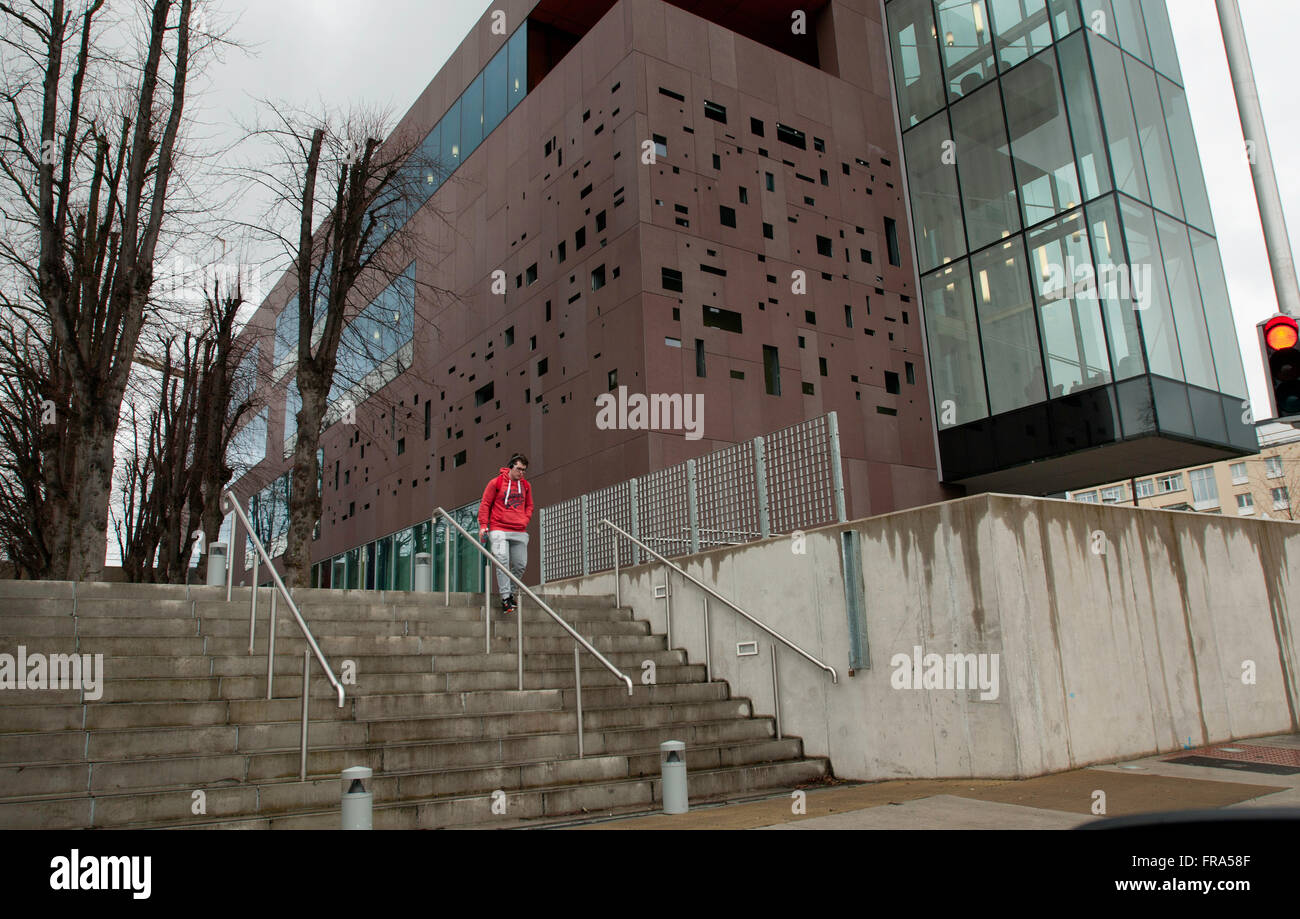 A modern building in Dublin - Ireland Stock Photo - Alamy