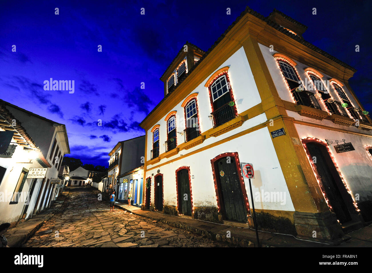 Colonial architecture night colonial hi-res stock photography and ...