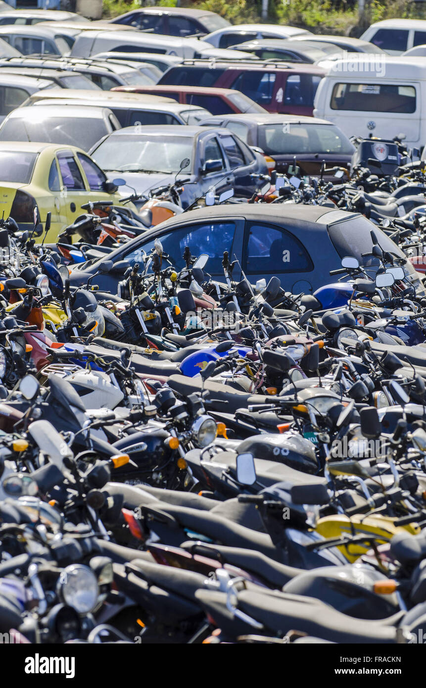 Patio DMV crowded seized vehicles - many of them due to the failure of ...