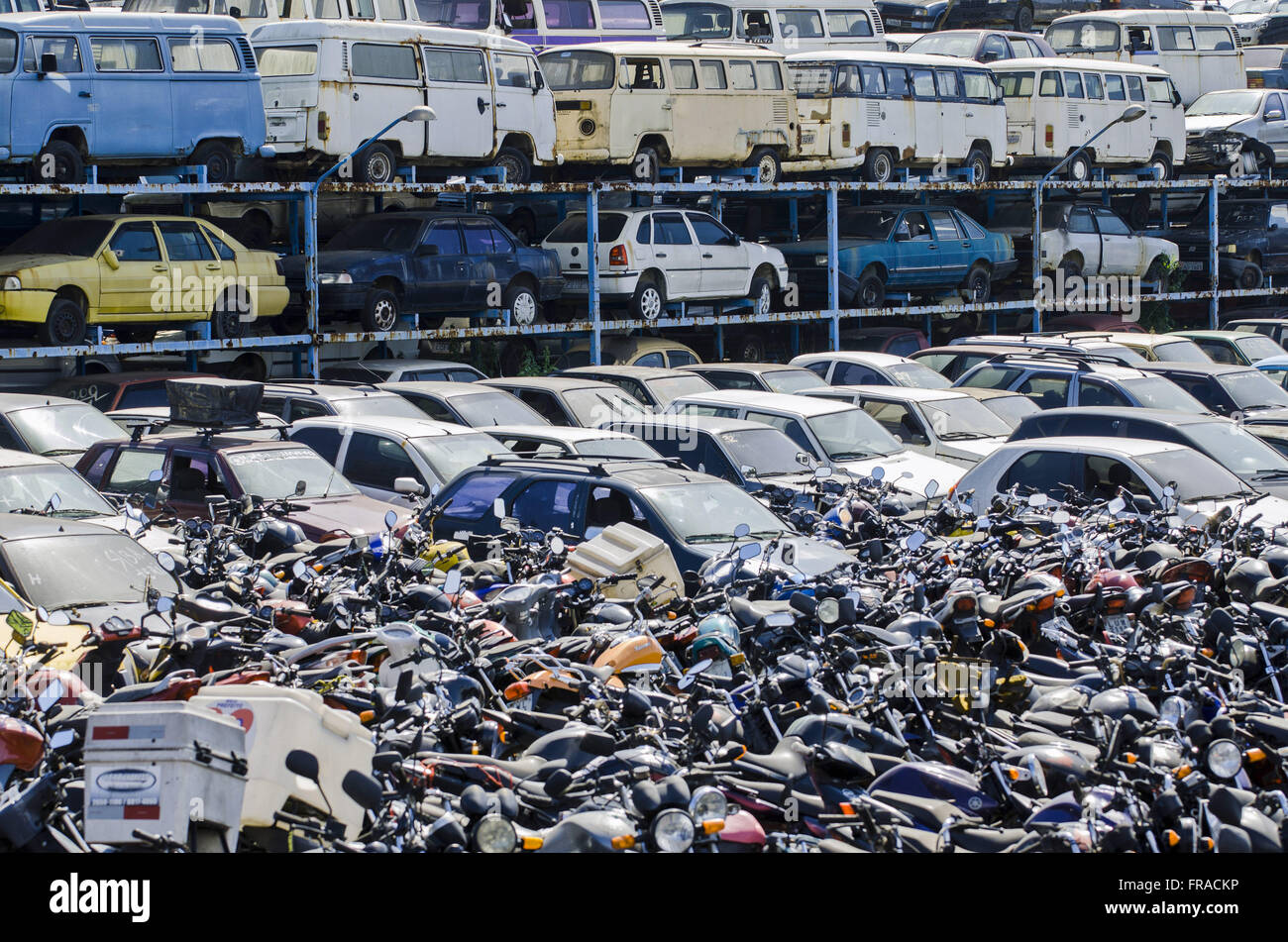 Patio DMV crowded seized vehicles - many of them due to the failure of ...
