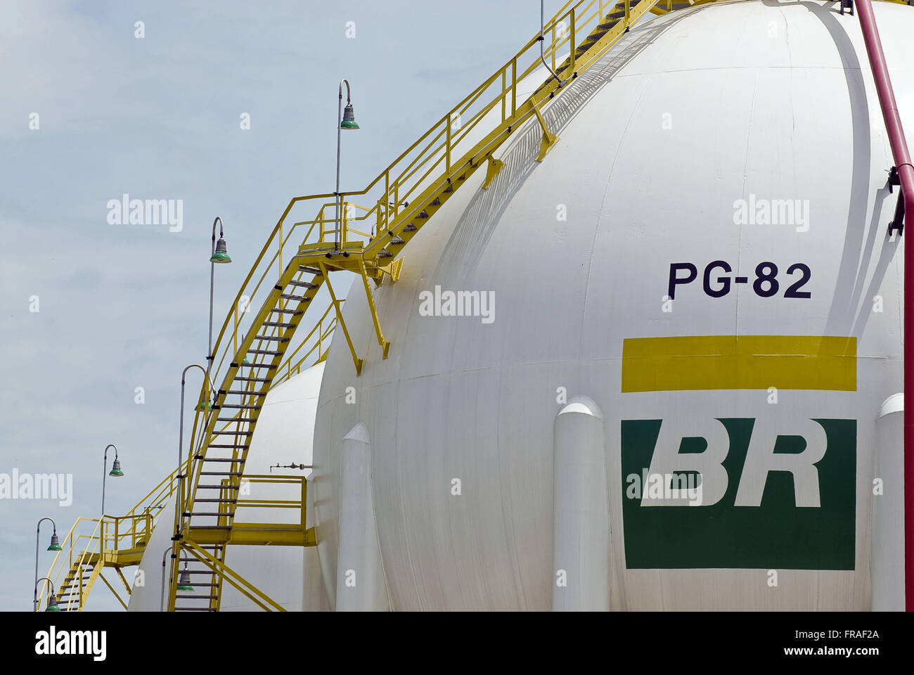 REDUC - Duque de Caxias especially gas tanks Stock Photo - Alamy