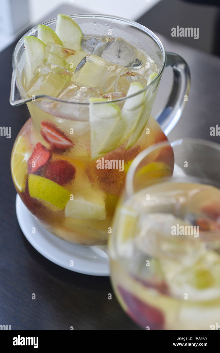 Fruit in champagne glass hi-res stock photography and images - Alamy